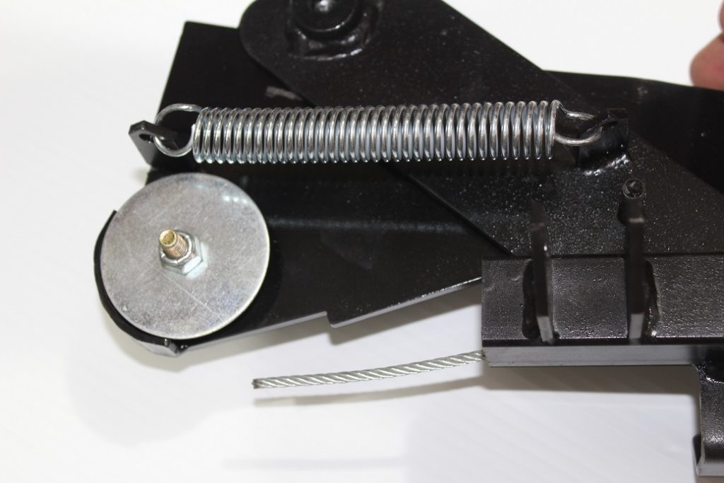 Installing the BEST BRAKE installing the cable.