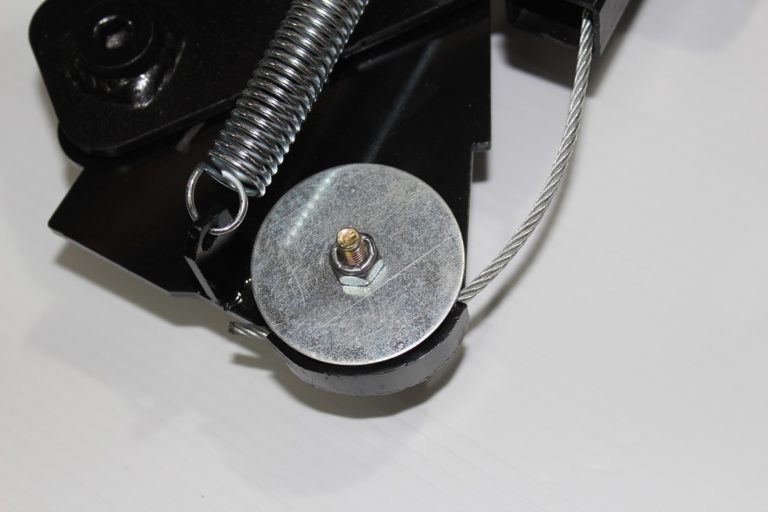 Installing the BEST BRAKE installing the cable.